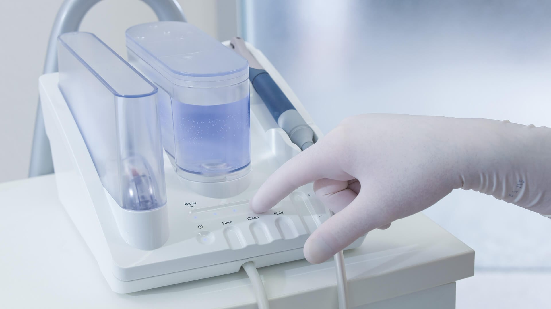 Periodontitis treatment with Vector® Paro and Vector® Scaler | Dürr ...